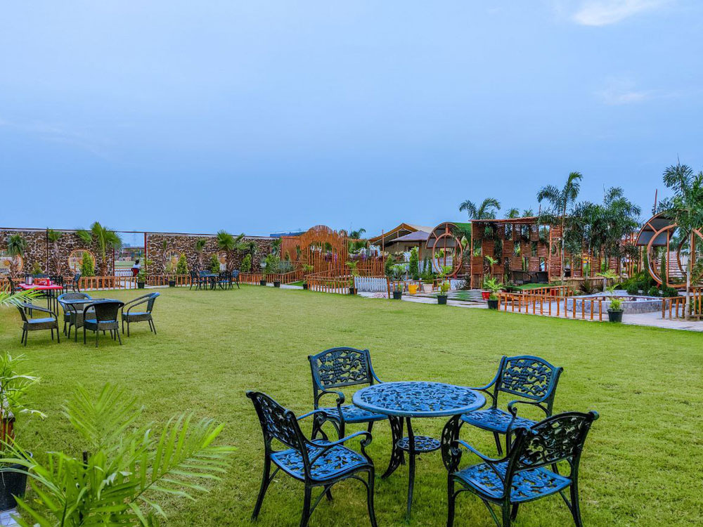 The Club House - Tangent Destinations